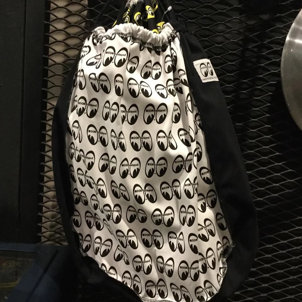 MOON Equipped Helmet Tote NM081BK – MOONEYES BKK